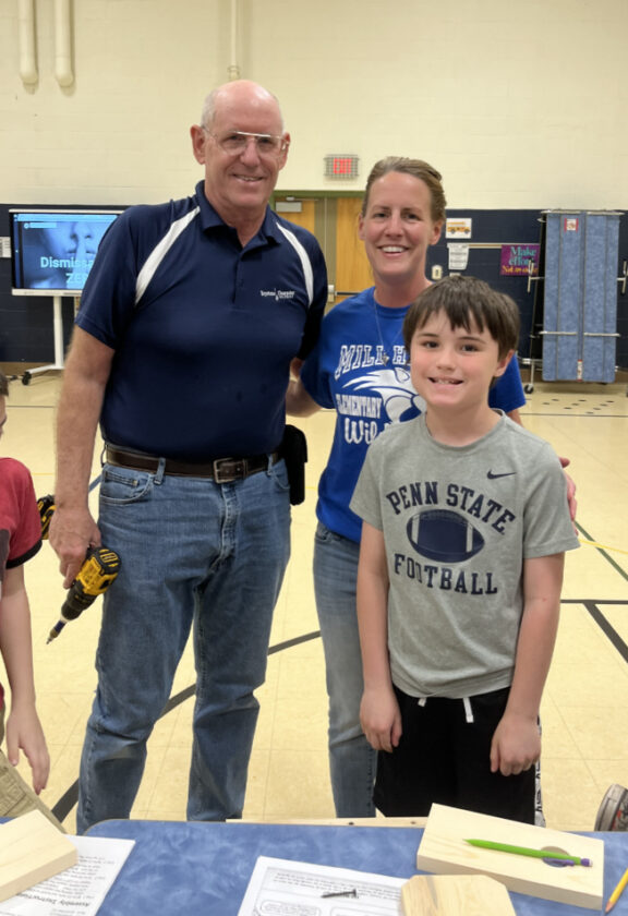 MH Elementary students build birdhouses, learn about bluebirds and ...